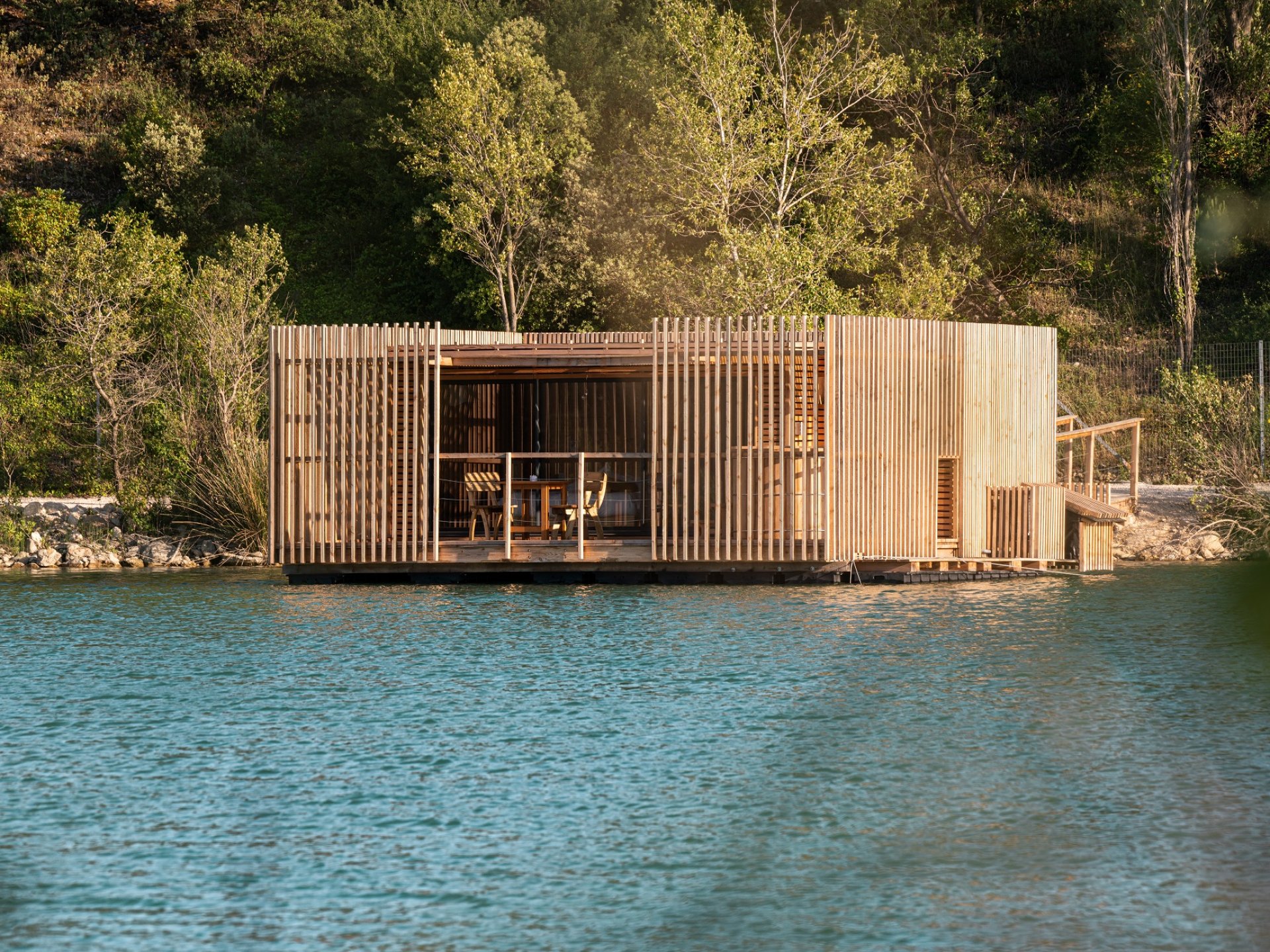 Cabane Spa Paradis - Cabane sur l'eau Provence-Alpes-Côte d'Azur ...