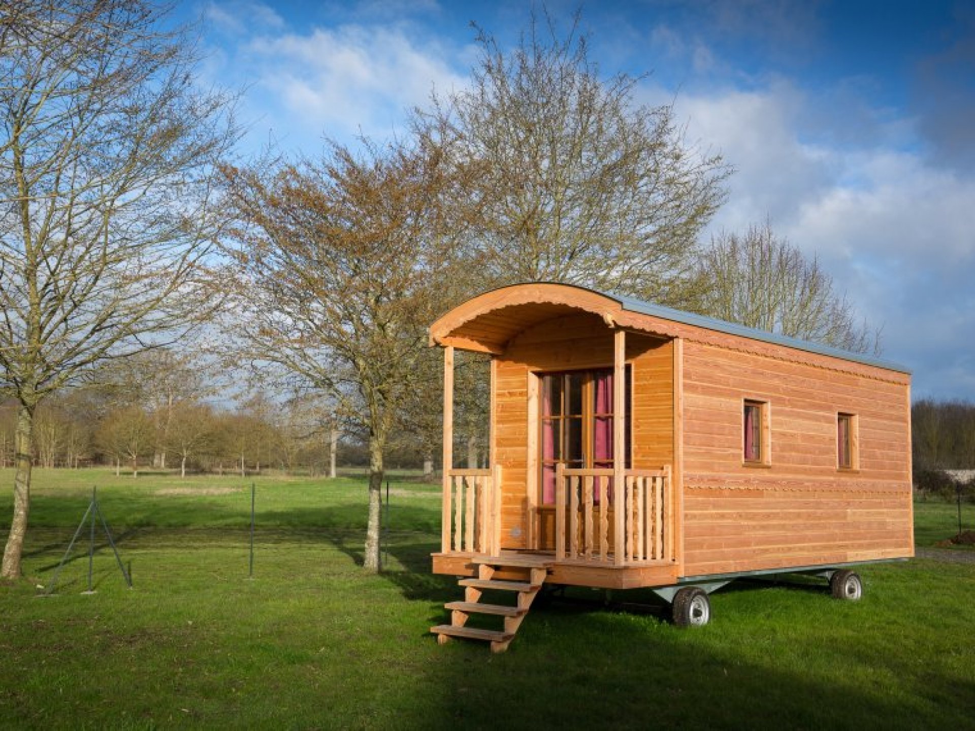 La Roulotte Fanfan la Tulipe - Roulotte Pays de la Loire - hebergement ...