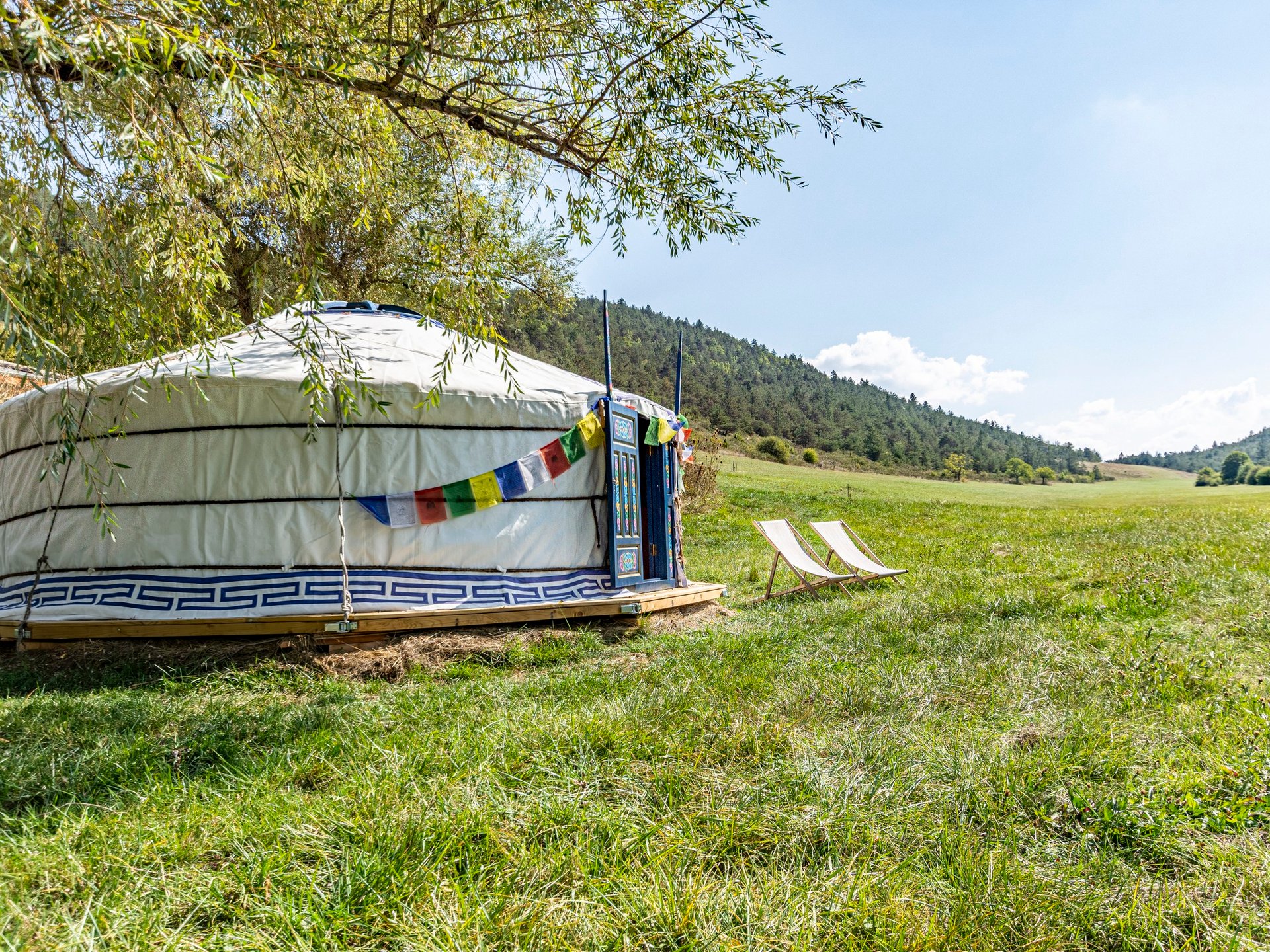 La Yourte de la Bergerie du Val - Yourte Auvergne-Rhône-Alpes ...